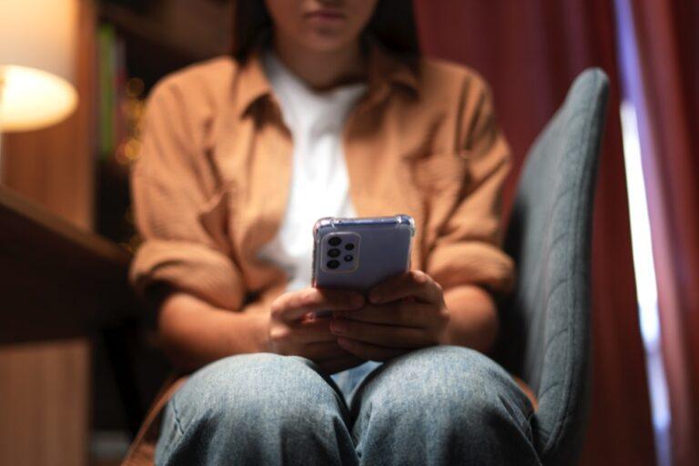 Caught Cheating Texts: How to Catch Your Partner Red-Handed